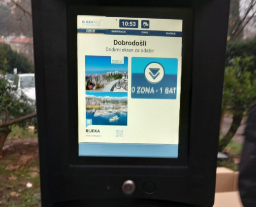Digitalne parkirne karte: na tri lokacije postavljeni novi parkirni ...